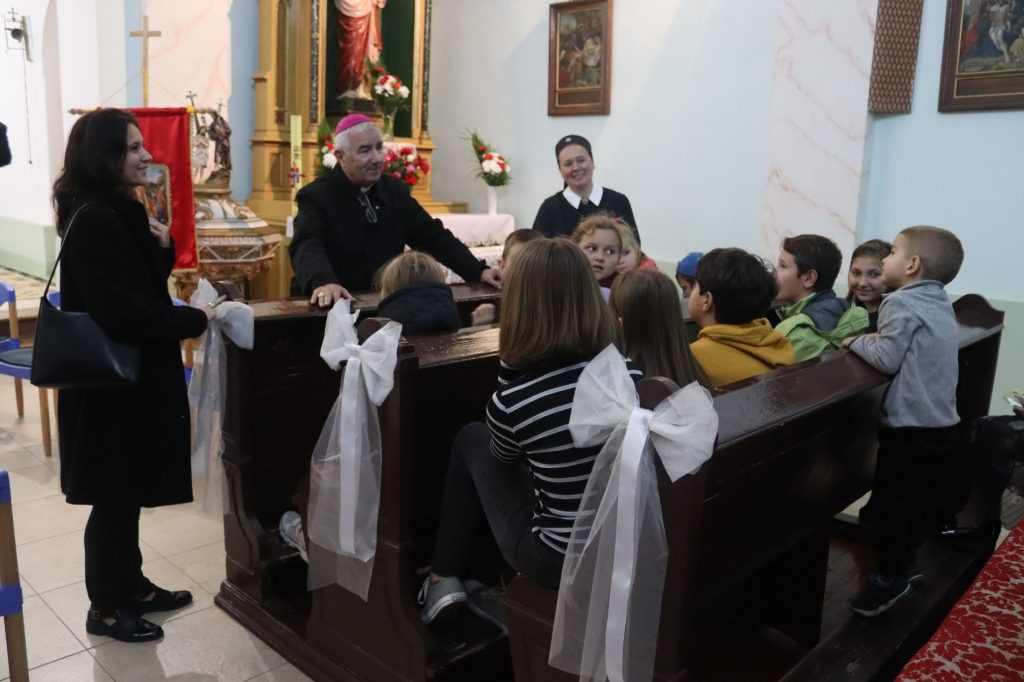 A majláthfalvi plébániára látogatott Pál József Csaba megyés püspök ...