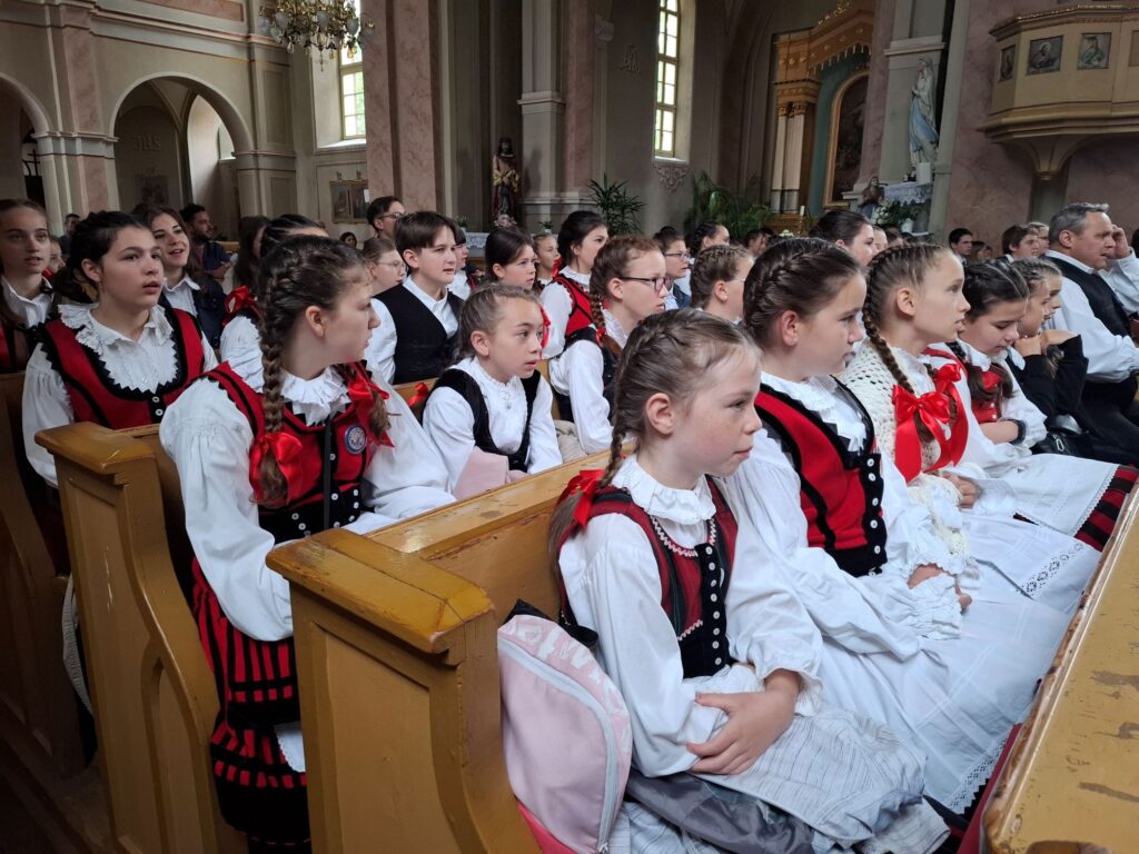 Domokos Pál Péter gyermekkórus-vándortalálkozó | RomKat.ro